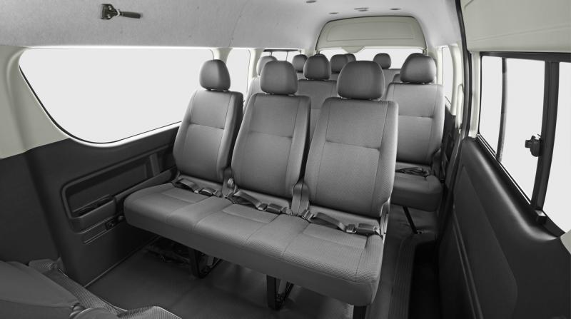 Interior Toyota Hiace Commuter – Enjoy Your Trip